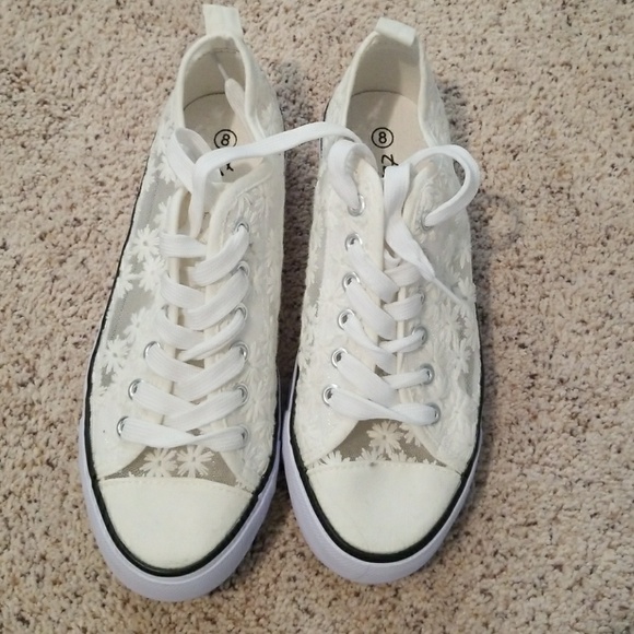 Twisted | Shoes | Adorable Girly Tennis Shoes | Poshmark